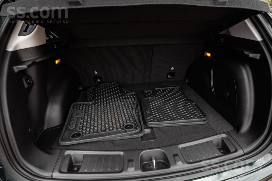 Zaļš Jeep Compass 2025 Jelgava, ar dzinēja tilpumu 1.40 L un nobraukumu 0 tūkst. km par 21500 €, foto 16 vietnē AUTOMOTO.COM.LV