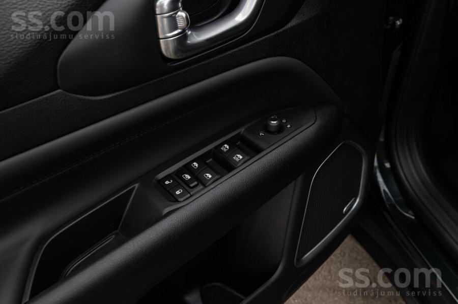 Zaļš Jeep Compass 2025 Jelgava, ar dzinēja tilpumu 1.40 L un nobraukumu 0 tūkst. km par 21500 €, foto 19 vietnē AUTOMOTO.COM.LV