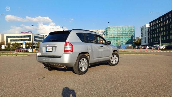 Pelēks Jeep Compass 2007 Viļņa, ar dzinēja tilpumu 2.36 L un nobraukumu 165 tūkst. km par 3000 €, foto 4 vietnē AUTOMOTO.COM.LV