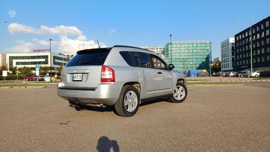 Grey Jeep Compass 2007 in Vilnius, with an engine capacity of 2.36 L and mileage of 165 thousand km for 3000 €, photo 5 on AUTOMOTO.COM.LV