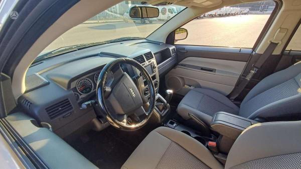 Pelēks Jeep Compass 2007 Viļņa, ar dzinēja tilpumu 2.36 L un nobraukumu 165 tūkst. km par 3000 €, foto 8 vietnē AUTOMOTO.COM.LV