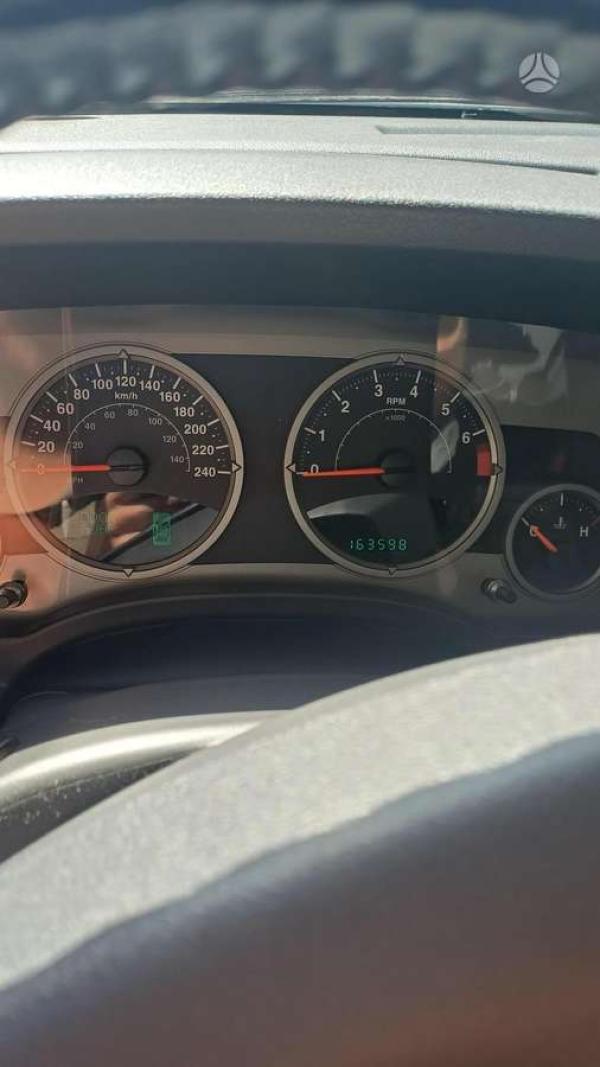 Pelēks Jeep Compass 2007 Viļņa, ar dzinēja tilpumu 2.36 L un nobraukumu 165 tūkst. km par 3000 €, foto 9 vietnē AUTOMOTO.COM.LV
