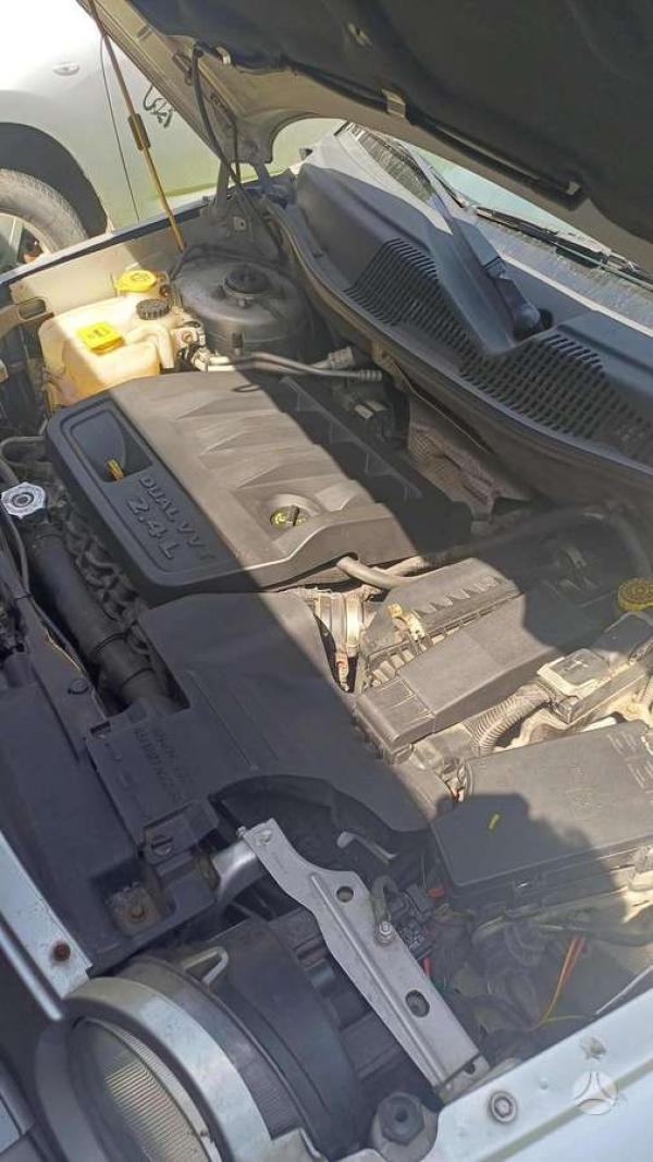 Pelēks Jeep Compass 2007 Viļņa, ar dzinēja tilpumu 2.36 L un nobraukumu 165 tūkst. km par 3000 €, foto 10 vietnē AUTOMOTO.COM.LV