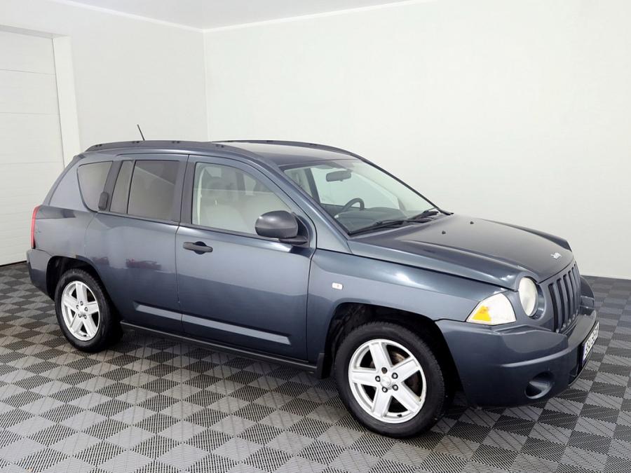 Grey Jeep Compass 2007 in Tallinn, with an engine capacity of 2.00 L and mileage of 319 thousand km for 1699 €, photo 9 on AUTOMOTO.COM.LV