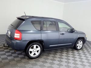 Grey Jeep Compass 2007 in Tallinn, with an engine capacity of 2.00 L and mileage of 319 thousand km for 1699 €, photo 11 on AUTOMOTO.COM.LV