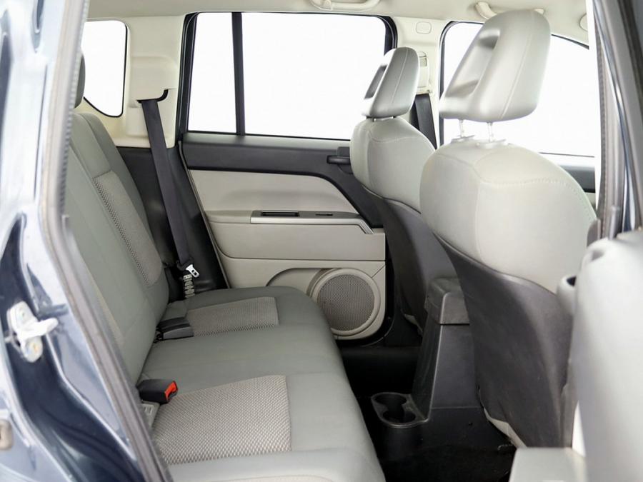 Grey Jeep Compass 2007 in Tallinn, with an engine capacity of 2.00 L and mileage of 319 thousand km for 1699 €, photo 15 on AUTOMOTO.COM.LV