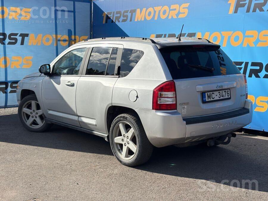 Pelēks Jeep Compass 2010 Rīga, ar dzinēja tilpumu 2.00 L un nobraukumu 245 tūkst. km par 2250 €, foto 3 vietnē AUTOMOTO.COM.LV