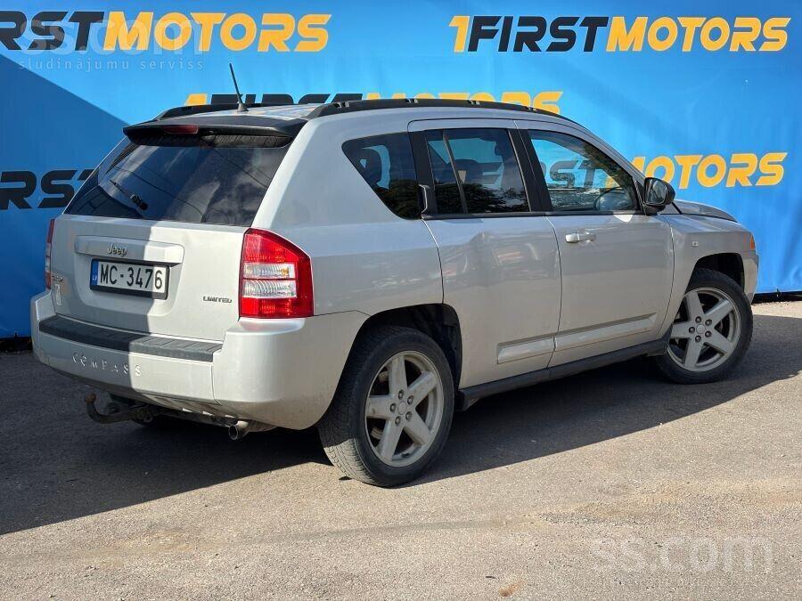 Pelēks Jeep Compass 2010 Rīga, ar dzinēja tilpumu 2.00 L un nobraukumu 245 tūkst. km par 2250 €, foto 5 vietnē AUTOMOTO.COM.LV