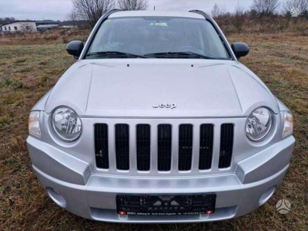 Grey Jeep Compass 2011 in Vilnius, with an engine capacity of 2.14 L and mileage of 109 thousand km for 3999 €, photo 5 on AUTOMOTO.COM.LV