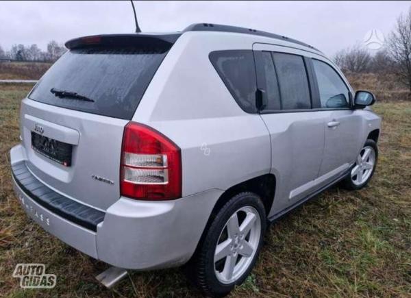 Pelēks Jeep Compass 2011 Viļņa, ar dzinēja tilpumu 2.10 L un nobraukumu 109 tūkst. km par 4300 €, foto 4 vietnē AUTOMOTO.COM.LV