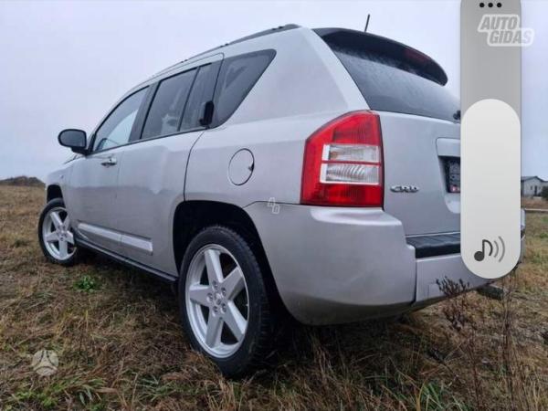Pelēks Jeep Compass 2011 Viļņa, ar dzinēja tilpumu 2.10 L un nobraukumu 109 tūkst. km par 4300 €, foto 5 vietnē AUTOMOTO.COM.LV