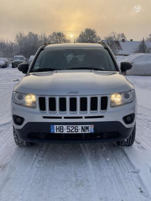 Pelēks Jeep Compass 2011 Tauragė, ar dzinēja tilpumu 2.14 L un nobraukumu 186 tūkst. km par 4900 €, foto 3 vietnē AUTOMOTO.COM.LV