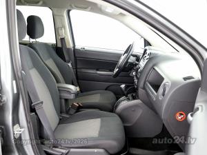 Pelēks Jeep Compass 2011 Tallina, ar dzinēja tilpumu 2.40 L un nobraukumu 172 tūkst. km par 3999 €, foto 7 vietnē AUTOMOTO.COM.LV