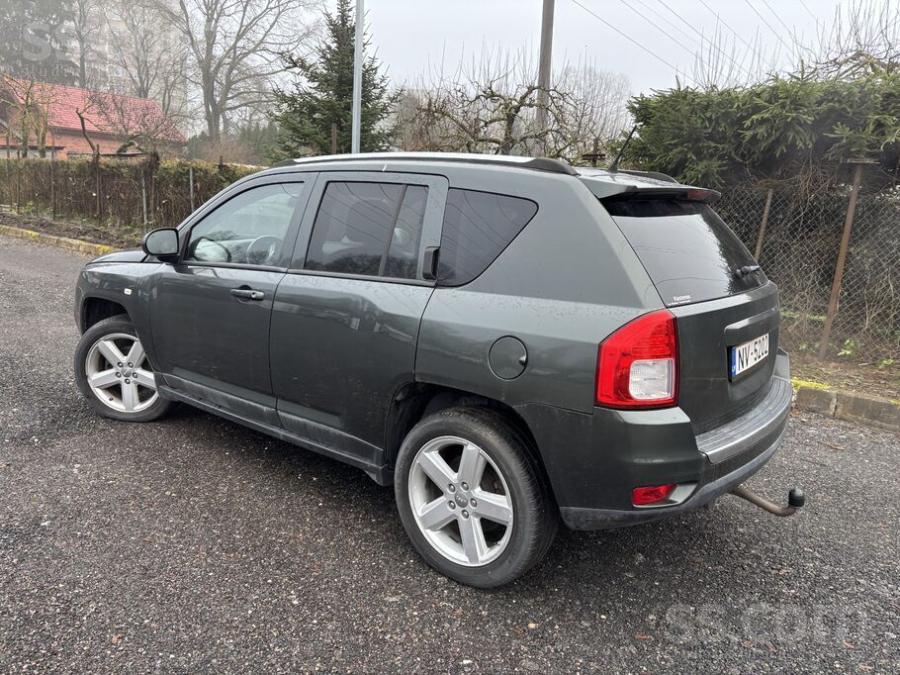 Pelēks Jeep Compass 2011 Rīga, ar dzinēja tilpumu 2.20 L un nobraukumu 227 tūkst. km par 3450 €, foto 3 vietnē AUTOMOTO.COM.LV