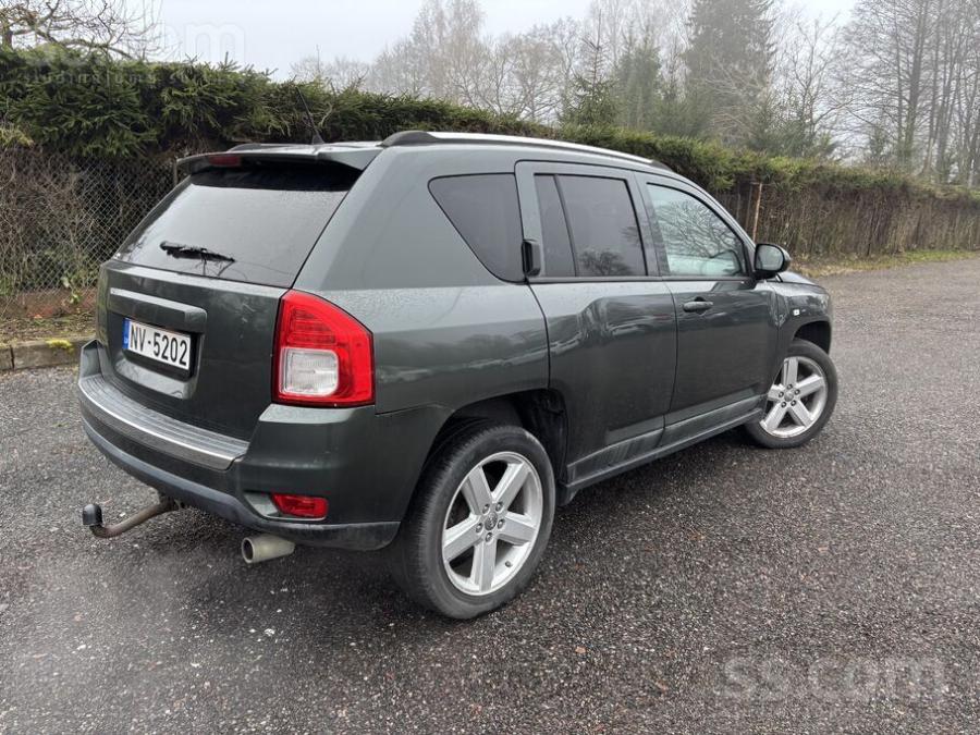 Pelēks Jeep Compass 2011 Rīga, ar dzinēja tilpumu 2.20 L un nobraukumu 227 tūkst. km par 3450 €, foto 5 vietnē AUTOMOTO.COM.LV