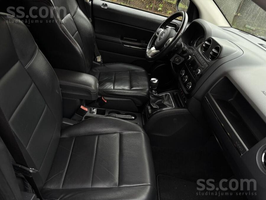 Pelēks Jeep Compass 2011 Rīga, ar dzinēja tilpumu 2.20 L un nobraukumu 227 tūkst. km par 3450 €, foto 7 vietnē AUTOMOTO.COM.LV