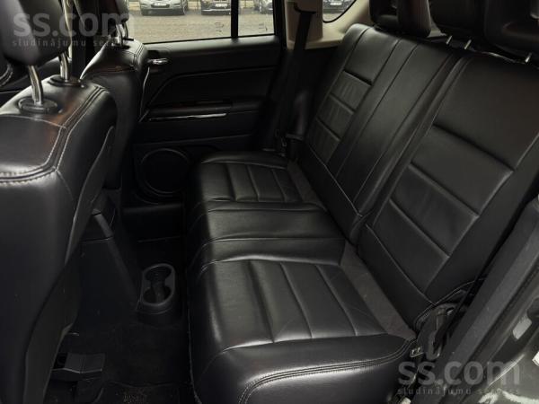 Pelēks Jeep Compass 2011 Rīga, ar dzinēja tilpumu 2.20 L un nobraukumu 227 tūkst. km par 3450 €, foto 7 vietnē AUTOMOTO.COM.LV