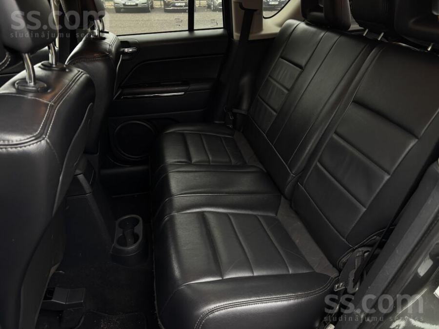 Pelēks Jeep Compass 2011 Rīga, ar dzinēja tilpumu 2.20 L un nobraukumu 227 tūkst. km par 3450 €, foto 8 vietnē AUTOMOTO.COM.LV