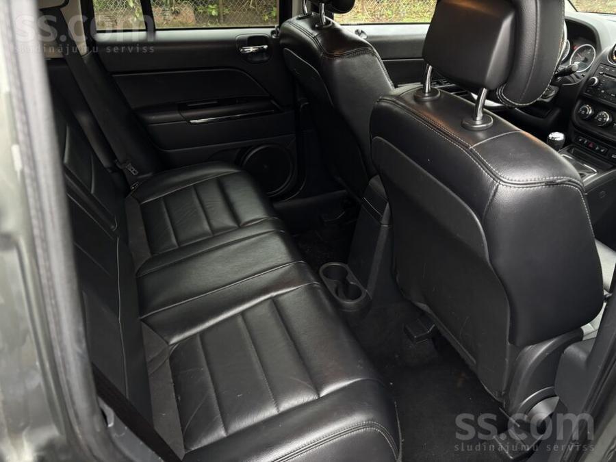 Pelēks Jeep Compass 2011 Rīga, ar dzinēja tilpumu 2.20 L un nobraukumu 227 tūkst. km par 3450 €, foto 9 vietnē AUTOMOTO.COM.LV