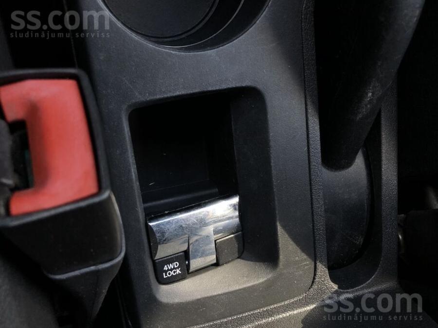 Pelēks Jeep Compass 2011 Rīga, ar dzinēja tilpumu 2.20 L un nobraukumu 227 tūkst. km par 3450 €, foto 12 vietnē AUTOMOTO.COM.LV