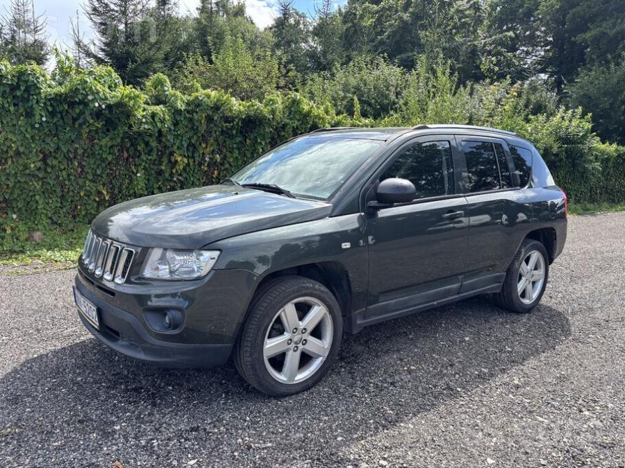 Pelēks Jeep Compass 2011 Rīga, ar dzinēja tilpumu 2.20 L un nobraukumu 227 tūkst. km par 2650 €, foto 1 vietnē AUTOMOTO.COM.LV