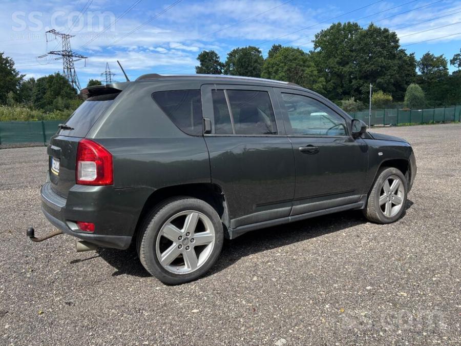 Pelēks Jeep Compass 2011 Rīga, ar dzinēja tilpumu 2.20 L un nobraukumu 227 tūkst. km par 2650 €, foto 4 vietnē AUTOMOTO.COM.LV