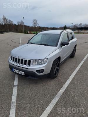 Pelēks Jeep Compass 2011 Valka, ar dzinēja tilpumu 2.20 L un nobraukumu 220 tūkst. km par 3450 €, foto  vietnē AUTOMOTO.COM.LV