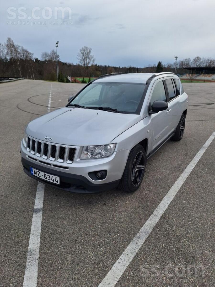 Pelēks Jeep Compass 2011 Valka, ar dzinēja tilpumu 2.20 L un nobraukumu 220 tūkst. km par 3450 €, foto 1 vietnē AUTOMOTO.COM.LV