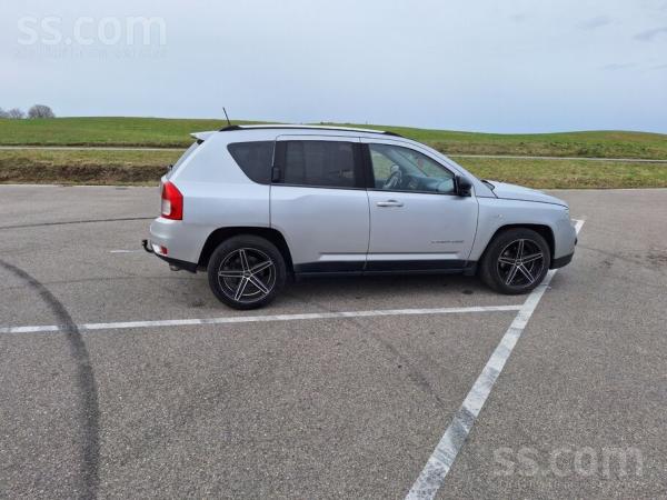 Pelēks Jeep Compass 2011 Valka, ar dzinēja tilpumu 2.20 L un nobraukumu 220 tūkst. km par 3450 €, foto 2 vietnē AUTOMOTO.COM.LV