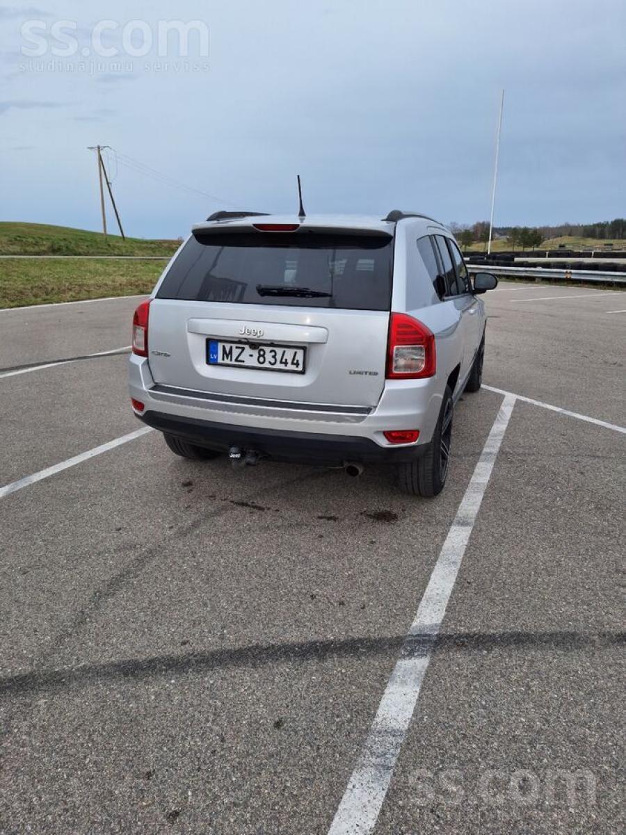Pelēks Jeep Compass 2011 Valka, ar dzinēja tilpumu 2.20 L un nobraukumu 220 tūkst. km par 3450 €, foto 4 vietnē AUTOMOTO.COM.LV