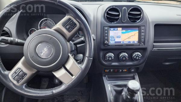 Grey Jeep Compass 2012 in Riga, with an engine capacity of 2.20 L and mileage of 0 thousand km for 4800 €, photo 7 on AUTOMOTO.COM.LV