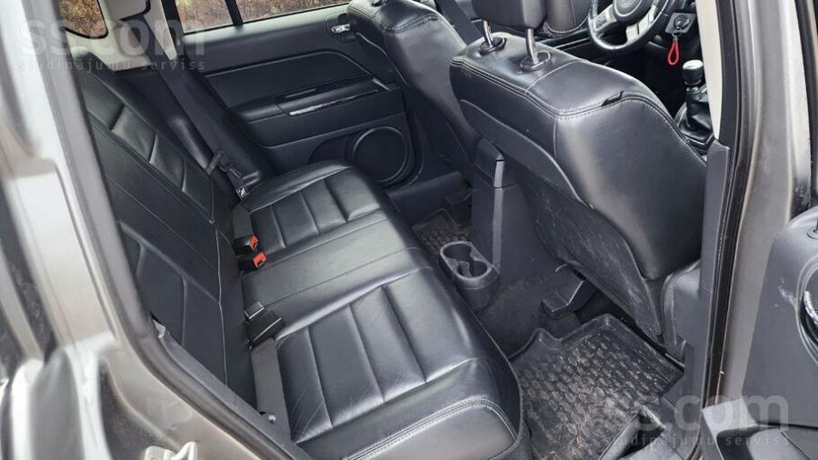 Grey Jeep Compass 2012 in Riga, with an engine capacity of 2.20 L and mileage of 0 thousand km for 4800 €, photo 13 on AUTOMOTO.COM.LV