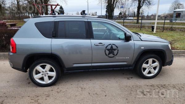 Pelēks Jeep Compass 2012 Rīga, ar dzinēja tilpumu 2.20 L un nobraukumu 0 tūkst. km par 4600 €, foto 5 vietnē AUTOMOTO.COM.LV