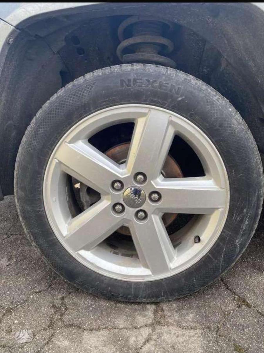 Pelēks Jeep Compass 2012 Kaišiadorys, ar dzinēja tilpumu 2.20 L un nobraukumu 220 tūkst. km par 1800 €, foto 6 vietnē AUTOMOTO.COM.LV