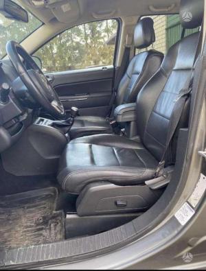 Pelēks Jeep Compass 2012 Kaišiadorys, ar dzinēja tilpumu 2.20 L un nobraukumu 220 tūkst. km par 1800 €, foto 8 vietnē AUTOMOTO.COM.LV