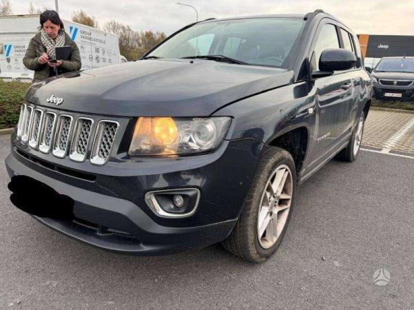 Pelēks Jeep Compass 2013 Šauļi, ar dzinēja tilpumu 2.14 L un nobraukumu 270 tūkst. km par 2800 €, foto 1 vietnē AUTOMOTO.COM.LV