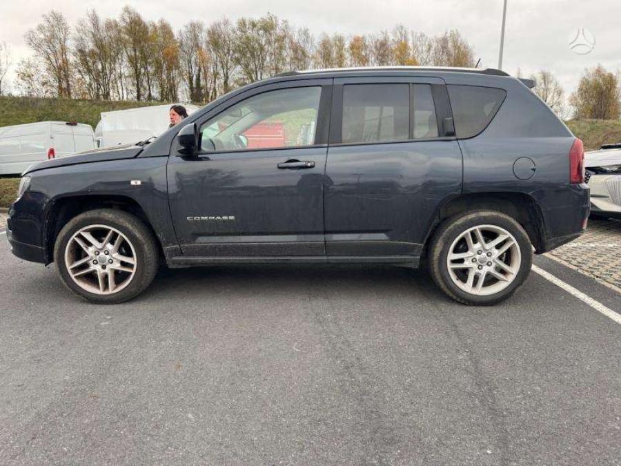 Pelēks Jeep Compass 2013 Šauļi, ar dzinēja tilpumu 2.14 L un nobraukumu 270 tūkst. km par 2800 €, foto 2 vietnē AUTOMOTO.COM.LV