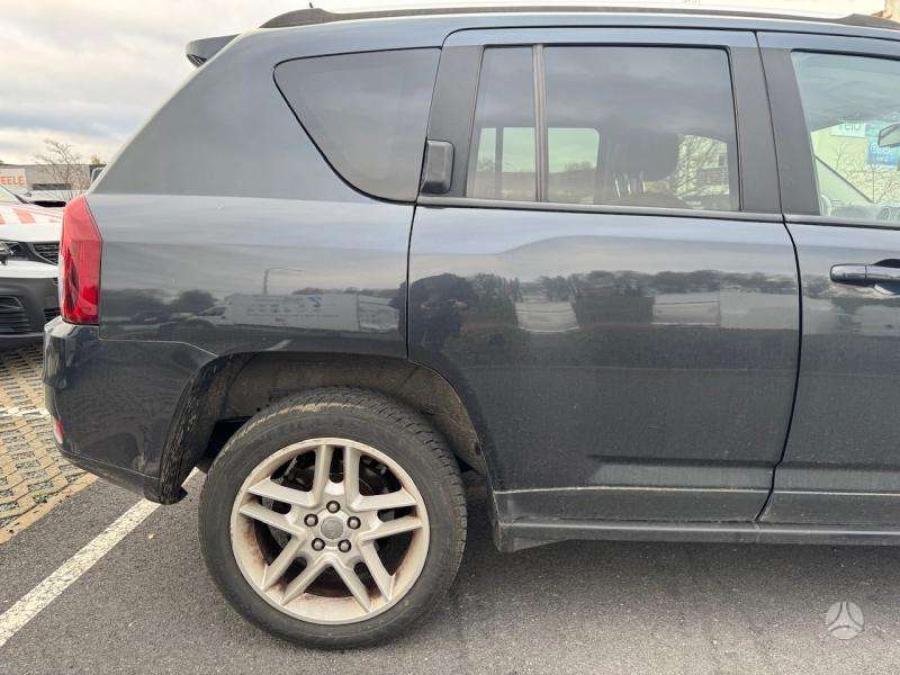 Pelēks Jeep Compass 2013 Šauļi, ar dzinēja tilpumu 2.14 L un nobraukumu 270 tūkst. km par 2800 €, foto 6 vietnē AUTOMOTO.COM.LV