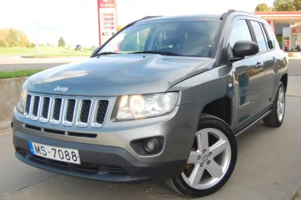 Grey Jeep Compass 2013 in Jekabpils, with an engine capacity of 2.20 L and mileage of 193 thousand km for 6000 €, photo 1 on AUTOMOTO.COM.LV