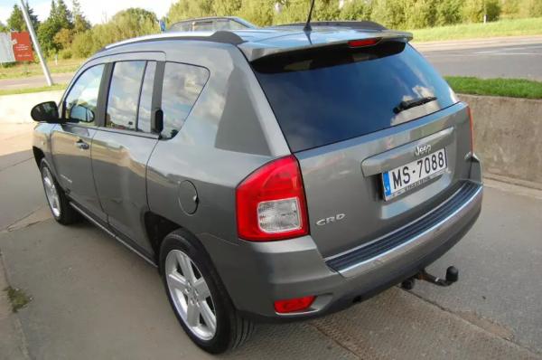 Grey Jeep Compass 2013 in Jekabpils, with an engine capacity of 2.20 L and mileage of 193 thousand km for 6000 €, photo 9 on AUTOMOTO.COM.LV