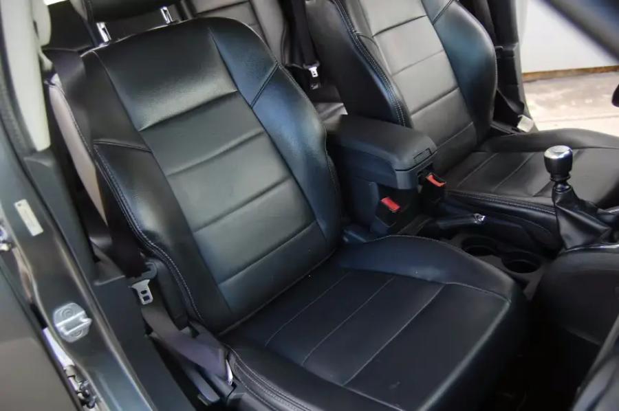 Grey Jeep Compass 2013 in Jekabpils, with an engine capacity of 2.20 L and mileage of 193 thousand km for 6000 €, photo 12 on AUTOMOTO.COM.LV