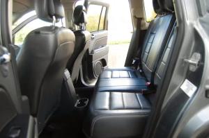 Grey Jeep Compass 2013 in Jekabpils, with an engine capacity of 2.20 L and mileage of 193 thousand km for 6000 €, photo 16 on AUTOMOTO.COM.LV