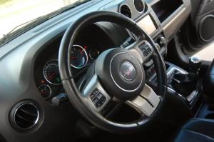 Grey Jeep Compass 2013 in Jekabpils, with an engine capacity of 2.20 L and mileage of 193 thousand km for 6000 €, photo 17 on AUTOMOTO.COM.LV