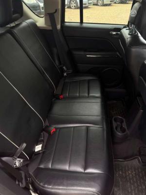 Grey Jeep Compass 2013 in Vilnius, with an engine capacity of 2.14 L and mileage of 265 thousand km for 1999 €, photo 9 on AUTOMOTO.COM.LV