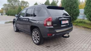Pelēks Jeep Compass 2014 Rīga, ar dzinēja tilpumu 2.20 L un nobraukumu 195 tūkst. km par 5700 €, foto 5 vietnē AUTOMOTO.COM.LV