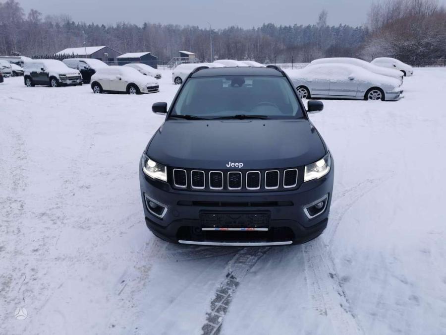 Grey Jeep Compass 2017 in Kaunas, with an engine capacity of 1.60 L and mileage of 138 thousand km for 11300 €, photo 8 on AUTOMOTO.COM.LV
