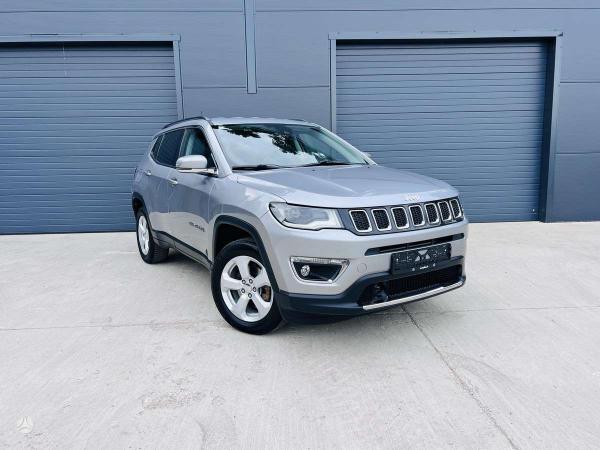 Grey Jeep Compass 2017 in Utena, with an engine capacity of 1.96 L and mileage of 220 thousand km for 12150 €, photo 4 on AUTOMOTO.COM.LV