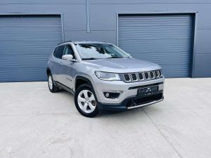 Pelēks Jeep Compass 2017 Utena, ar dzinēja tilpumu 1.96 L un nobraukumu 220 tūkst. km par 12150 €, foto 4 vietnē AUTOMOTO.COM.LV