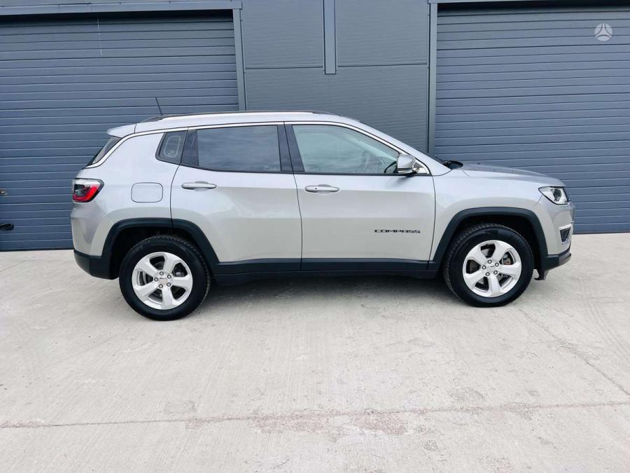 Pelēks Jeep Compass 2017 Utena, ar dzinēja tilpumu 1.96 L un nobraukumu 220 tūkst. km par 12150 €, foto 5 vietnē AUTOMOTO.COM.LV
