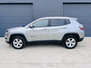 Pelēks Jeep Compass 2017 Utena, ar dzinēja tilpumu 1.96 L un nobraukumu 220 tūkst. km par 12150 €, foto 6 vietnē AUTOMOTO.COM.LV